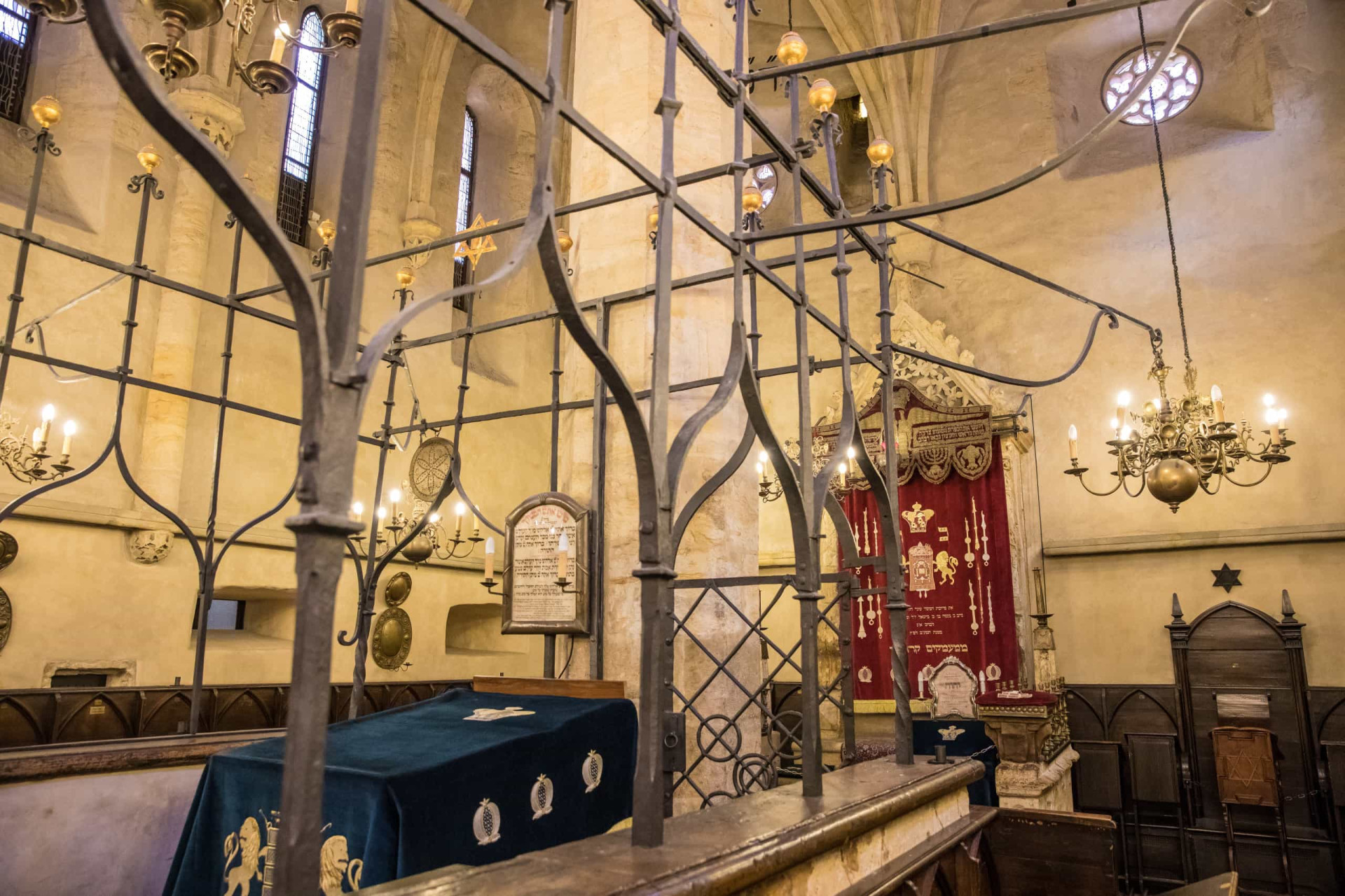 Historic synagogues from around the world