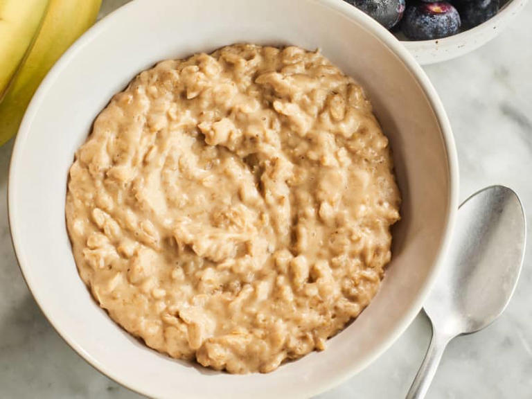 3 breakfast foods that actually have more fiber than oatmeal, according ...