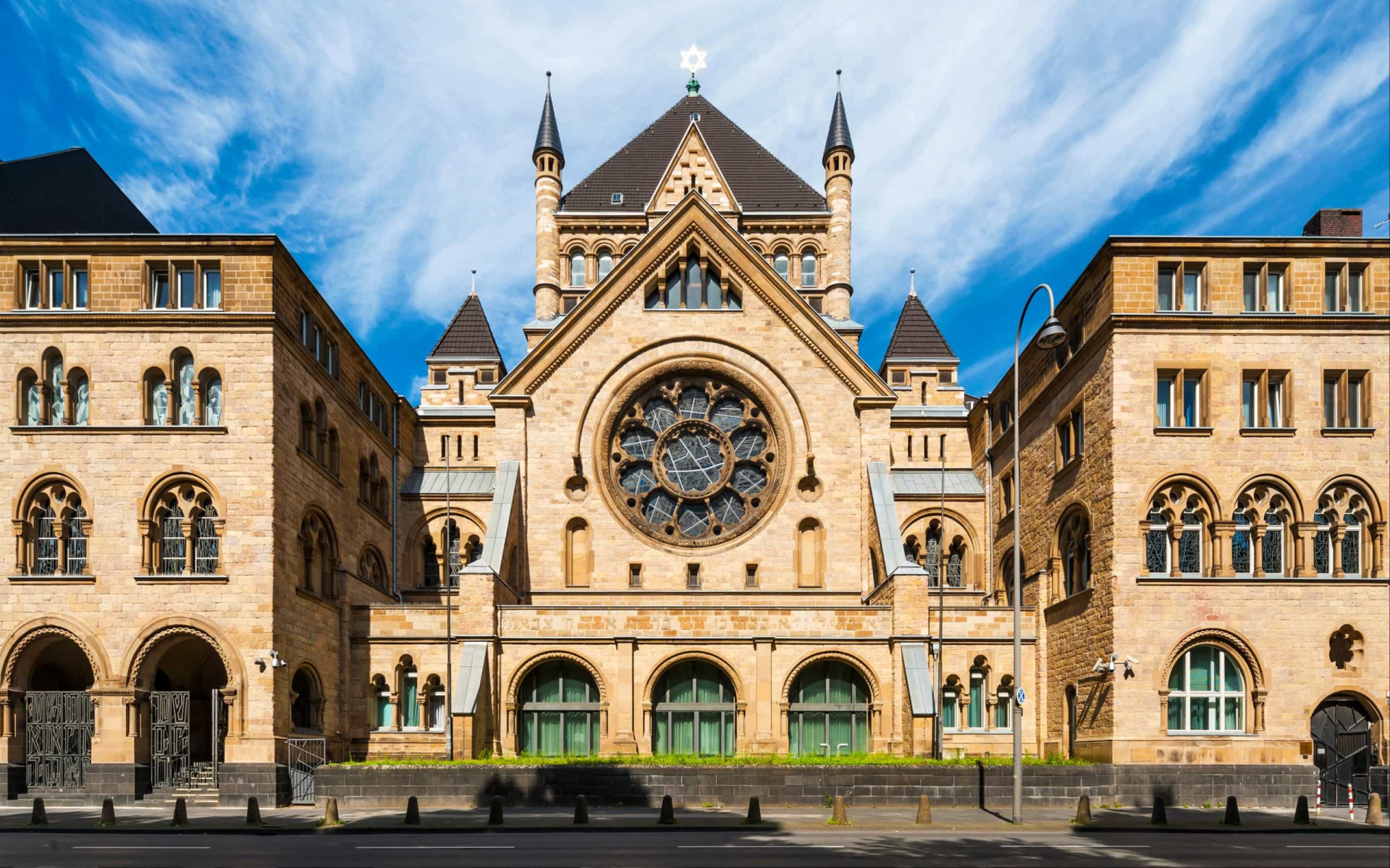 Historic synagogues from around the world