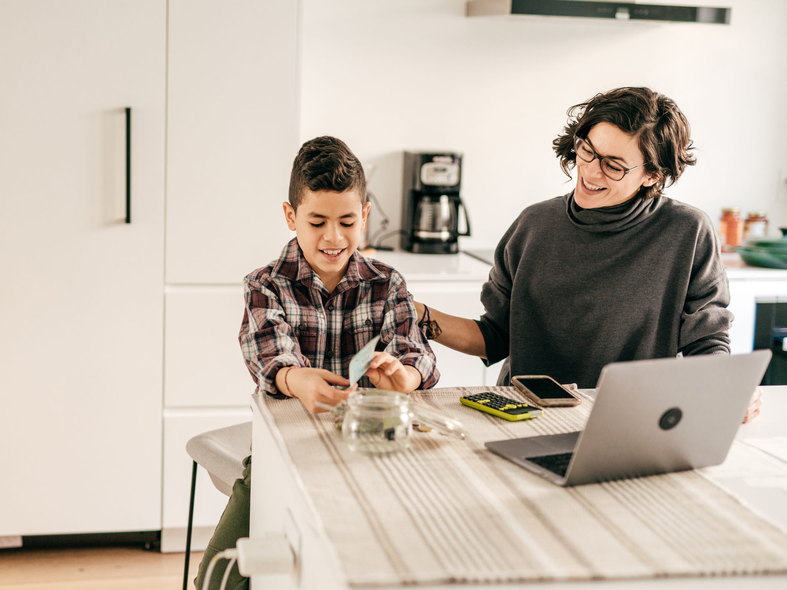 Savings, CD, and Checking Account Interest Rates Today: Earn Over 4% APY