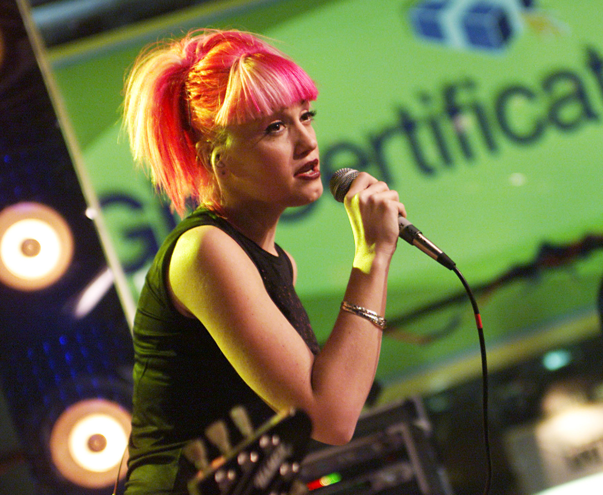 The worst hairstyles of the 90s