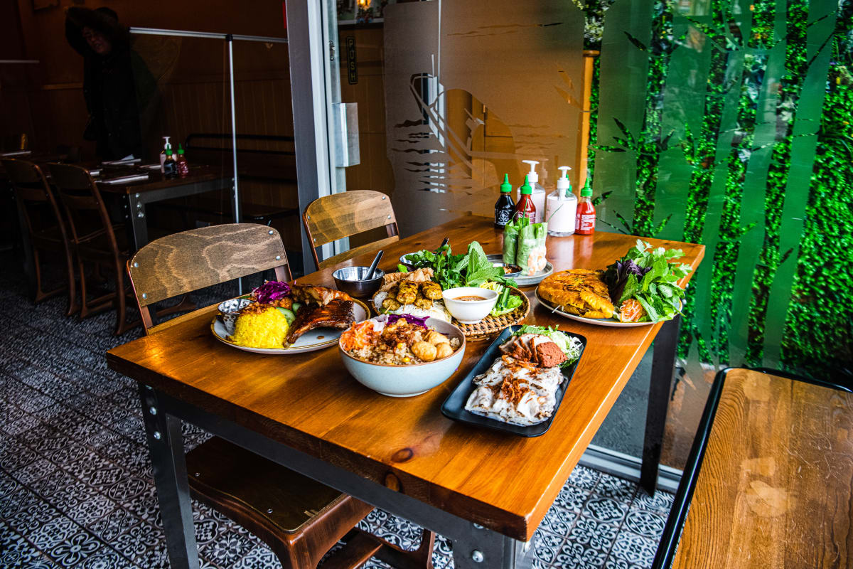 Eat Vietnam Bar-B-Grill