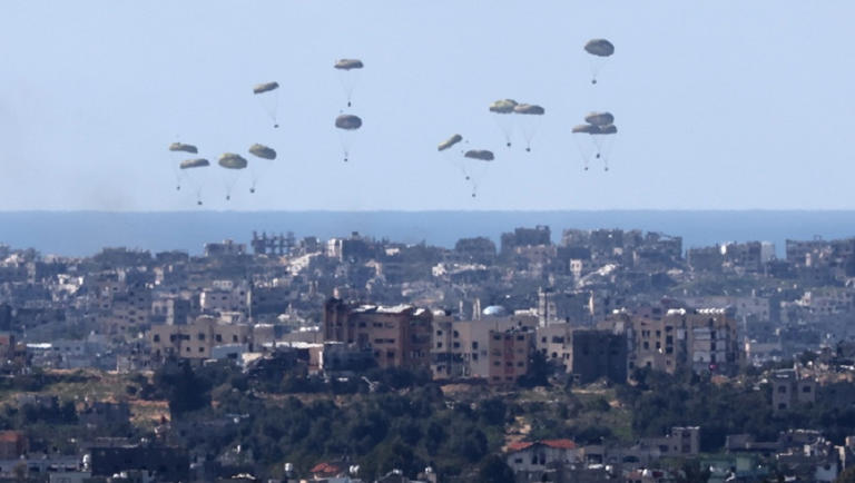 Το Ισραήλ θα επιτρέψει σε ξένες χώρες να ρίξουν με αλεξίπτωτα βοήθεια ...