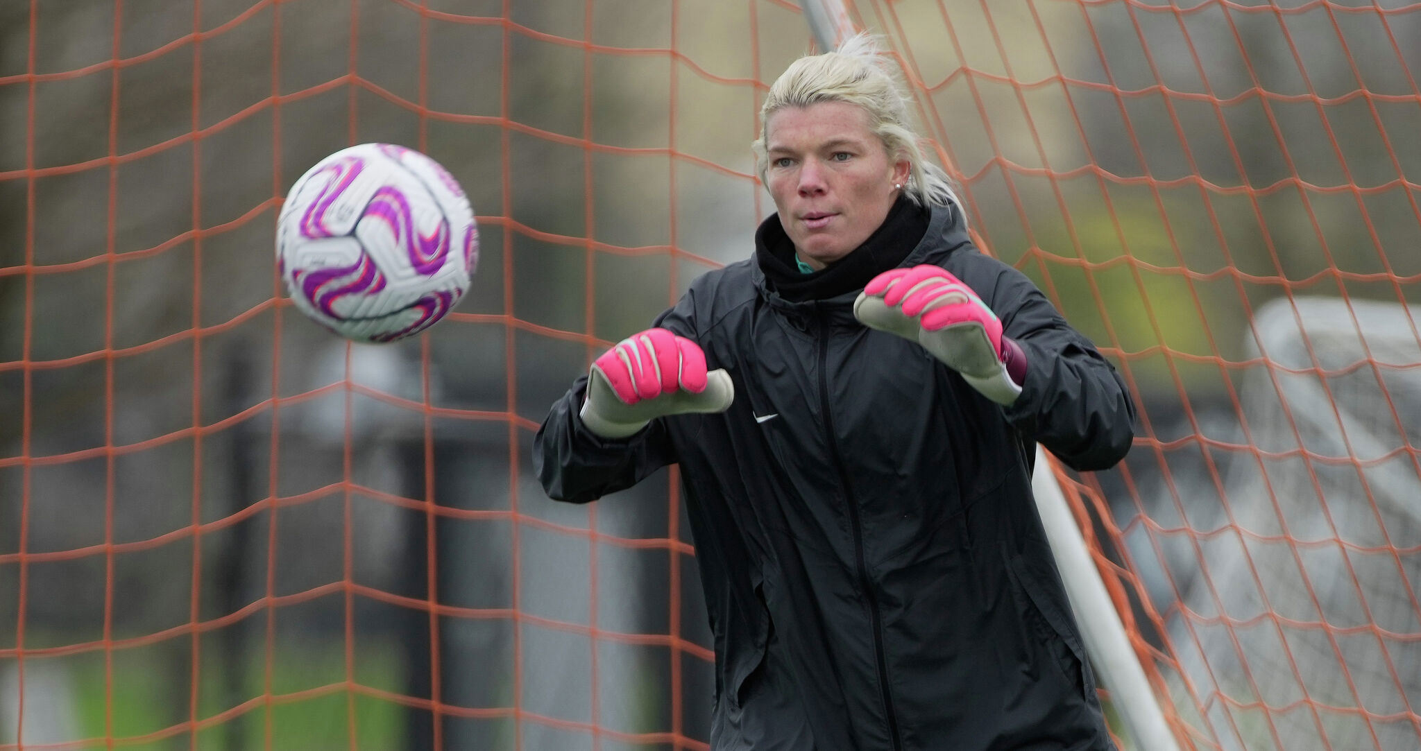 Houston Dash goalkeeper Jane Campbell injured during USWNT training Houston Dash goalkeeper Jane Campbell injured during USWNT training