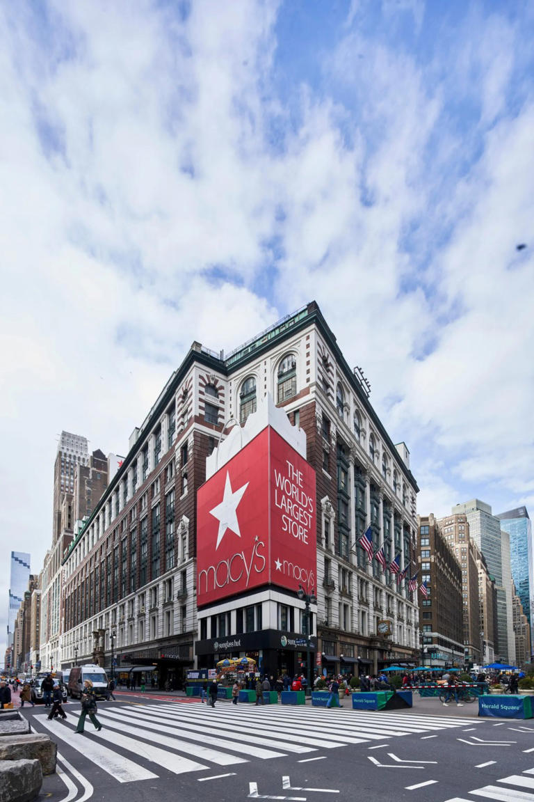 Macy's Names Thomas J. Edwards Chief Financial and Chief Operating ...