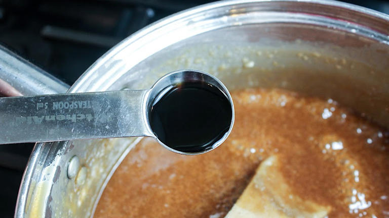This homemade caramel sauce recipe is delicious