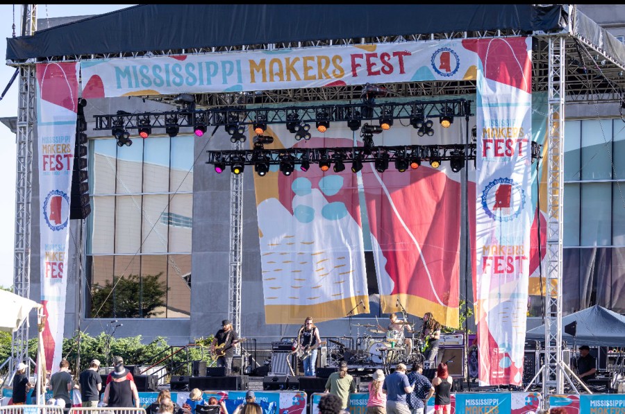 Who will perform at the 2025 Mississippi Makers Fest?