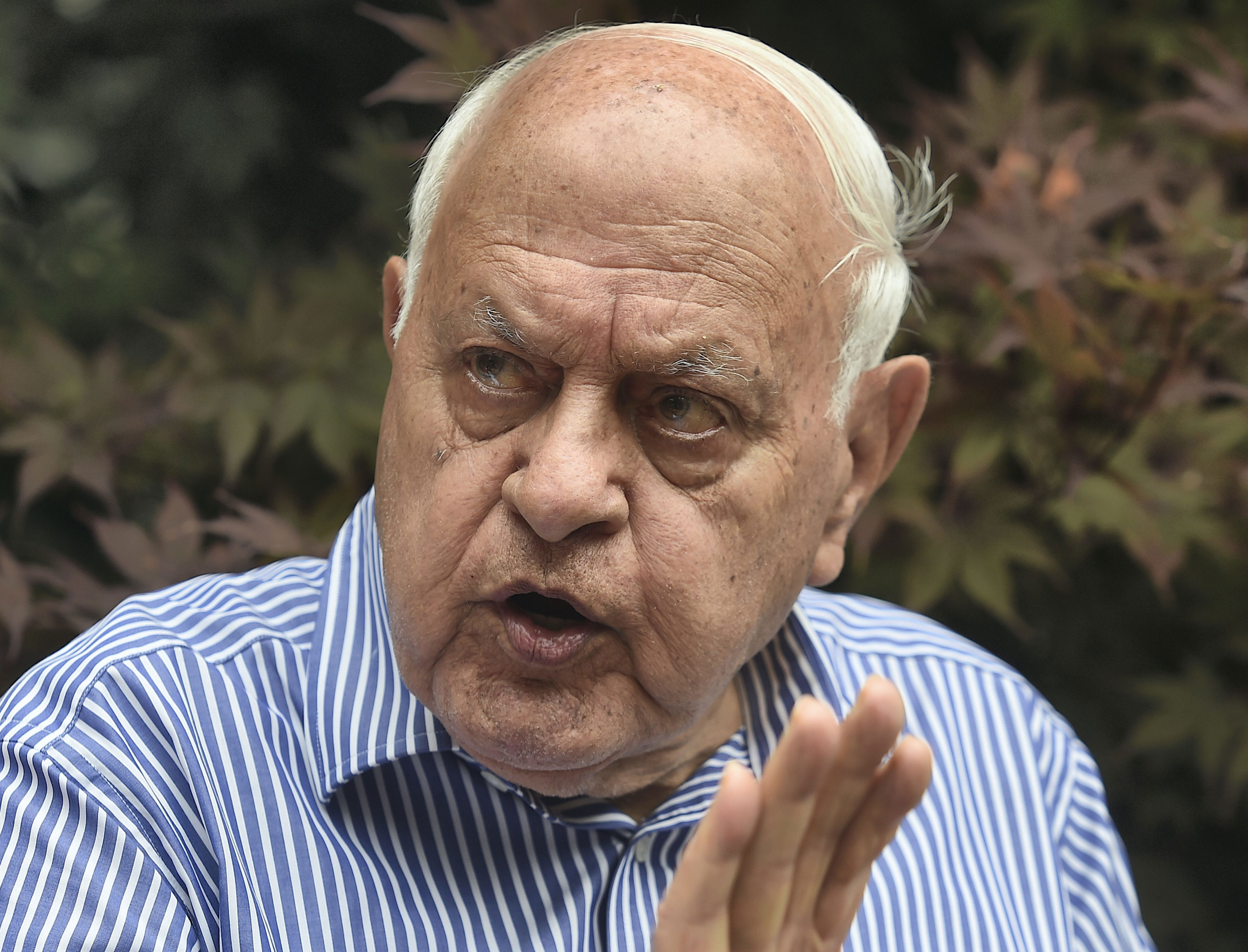 Doors of secretariat, other power corridors open for people: Farooq ...
