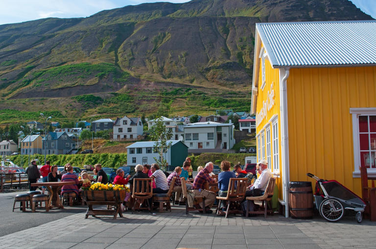 20 top tips for visiting Iceland on a budget