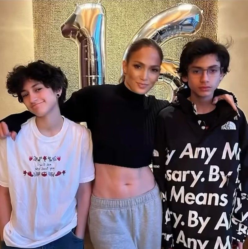 Meet Marc Anthony's 7 children, including twins with Jennifer Lopez