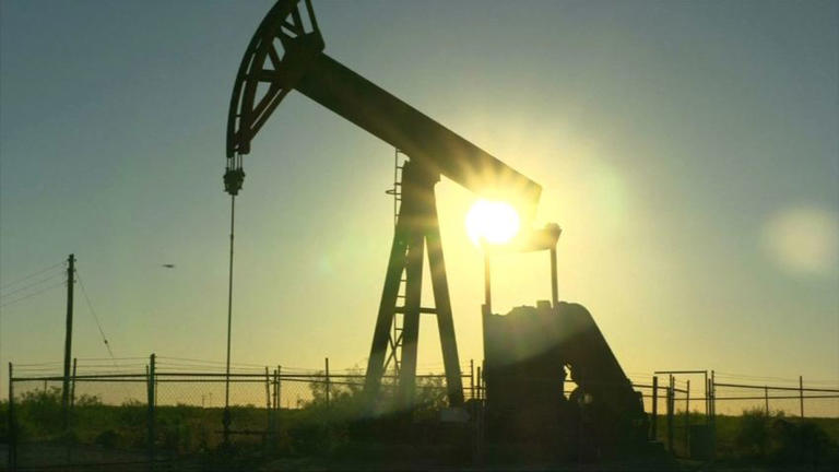 관세폭탄에 원유도 투매…WTI 6.64%↓