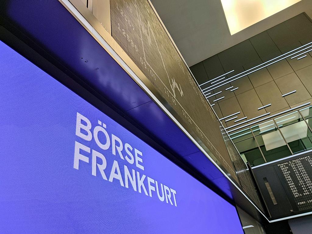 Dax tritt auf der Stelle - Öl deutlich teurer