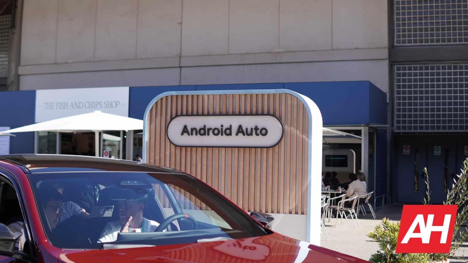 Google rolls out more fixes for Android Auto connection issues