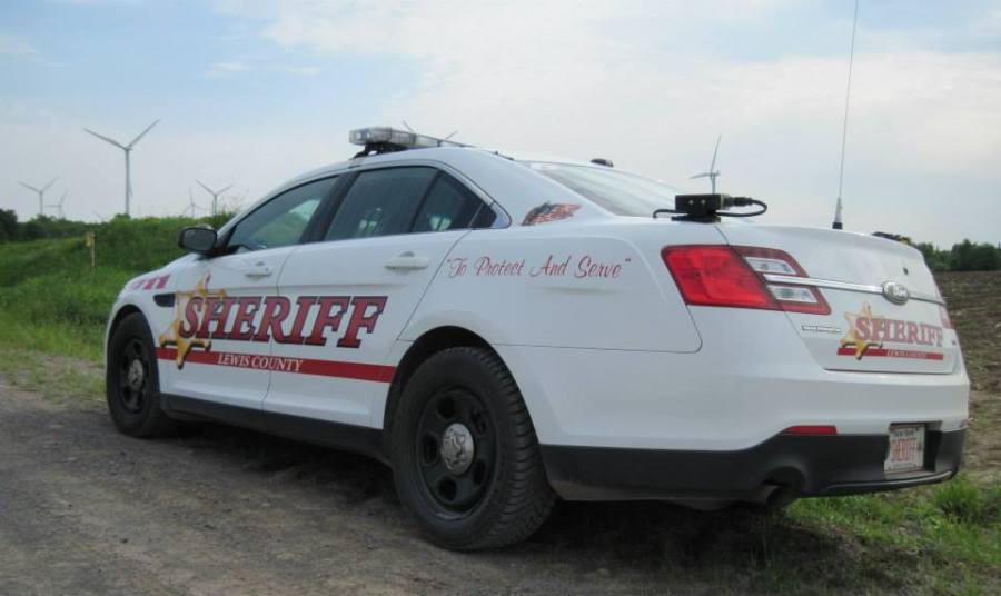 Louisiana man charged after accidentally shooting himself in Lewis County