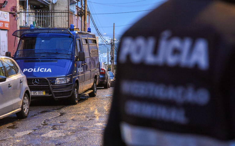 Tentou extorquir 100 mil euros a casal. Foi apanhada em flagrante pela ...