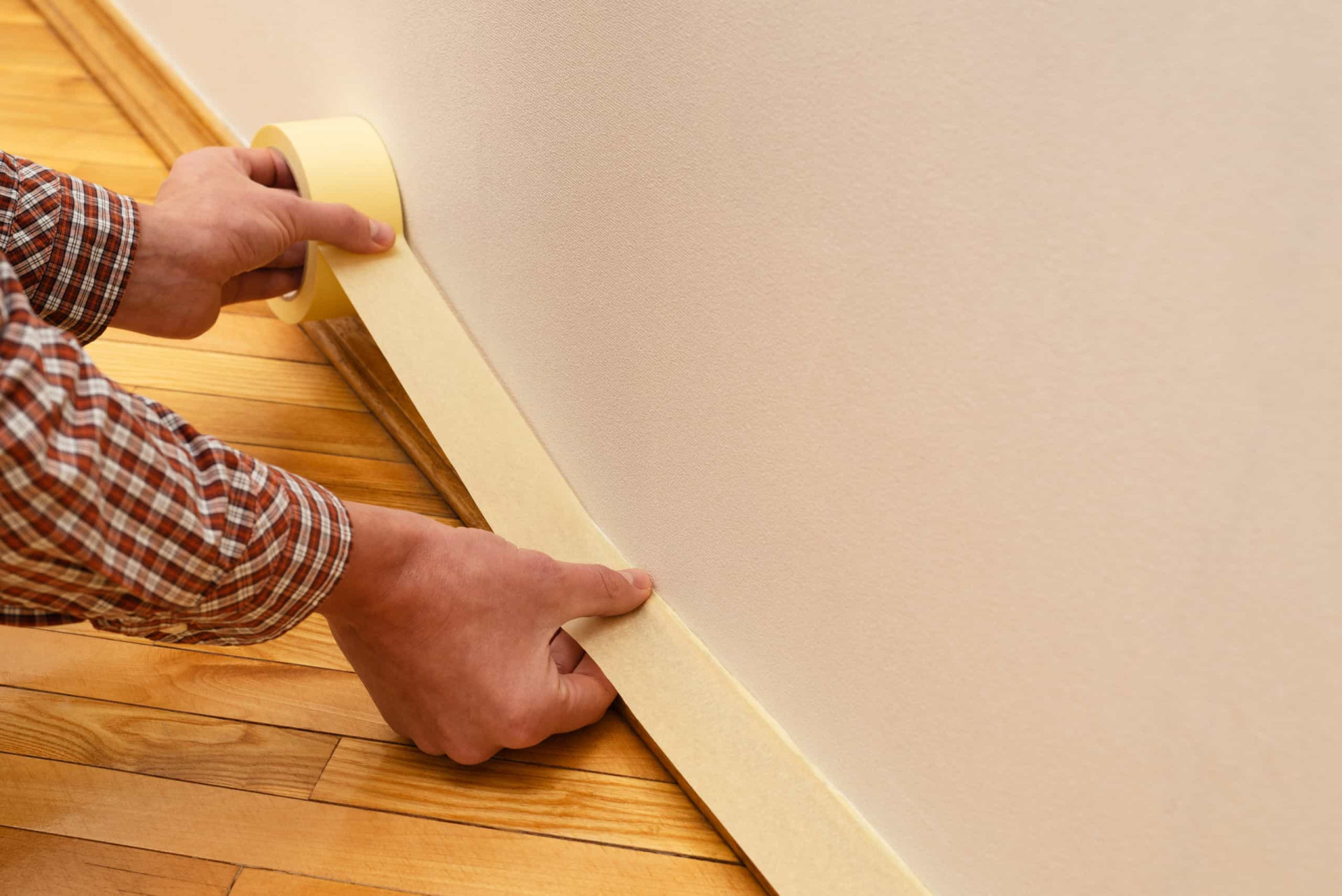 Découvrez comment repeindre une pièce avec des astuces de pro