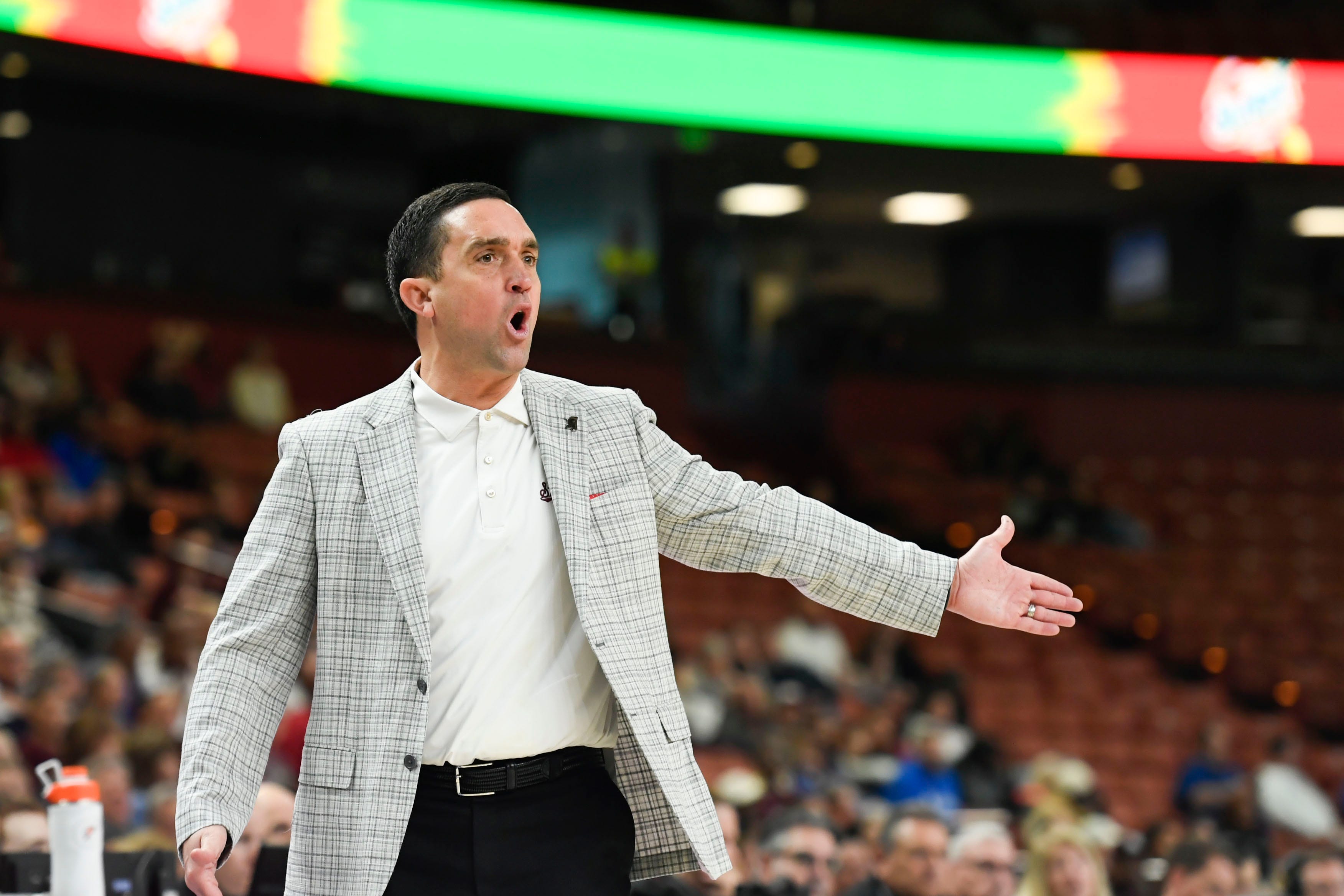 Who replaces Johnnie Harris as Auburn women's basketball's head coach ...