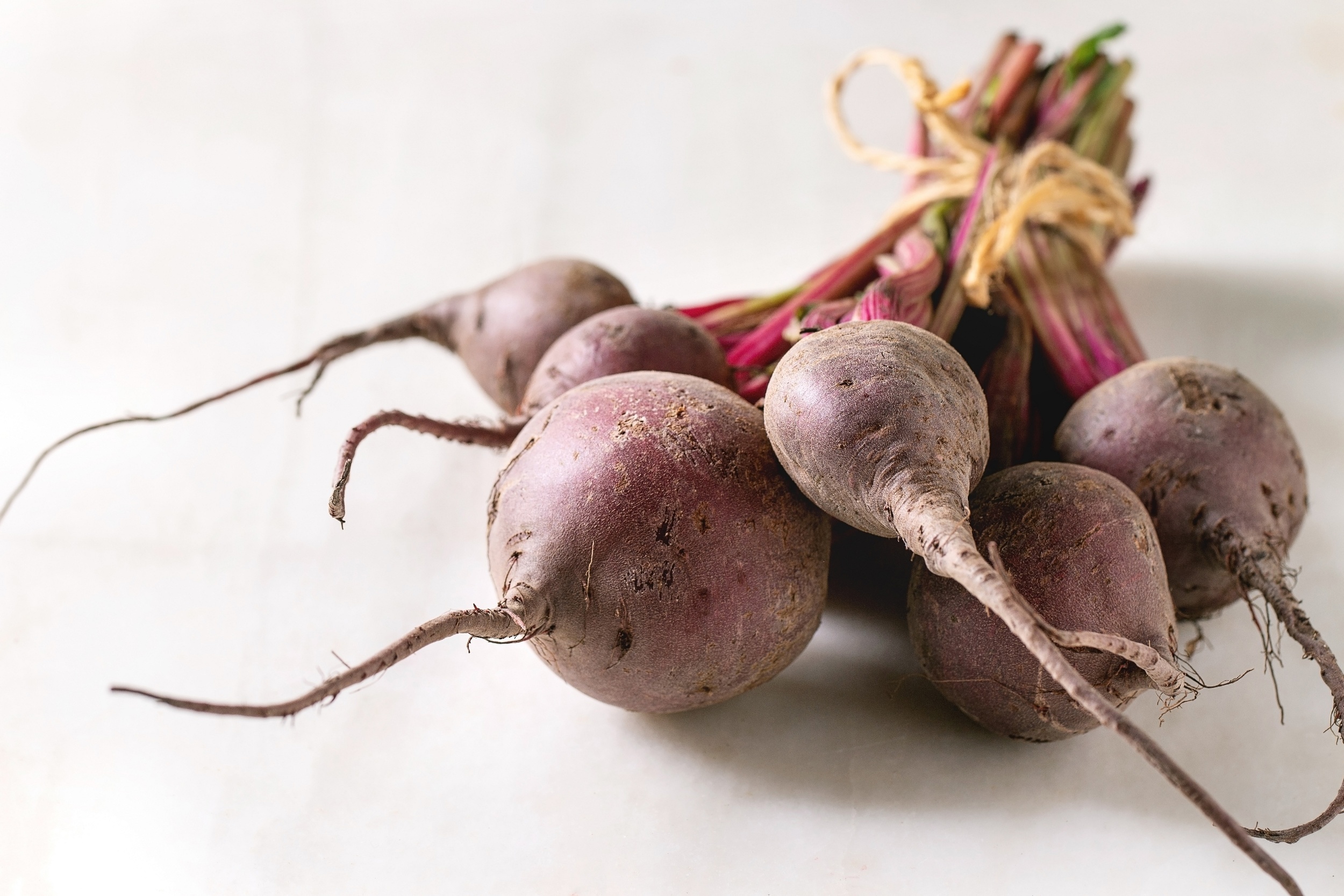 20 herbs & veggies that you can grow inside