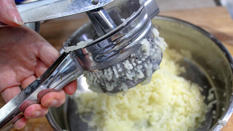 Like Your Mashed Potatoes Super Creamy? Granny's Creamy Mash Potatoes