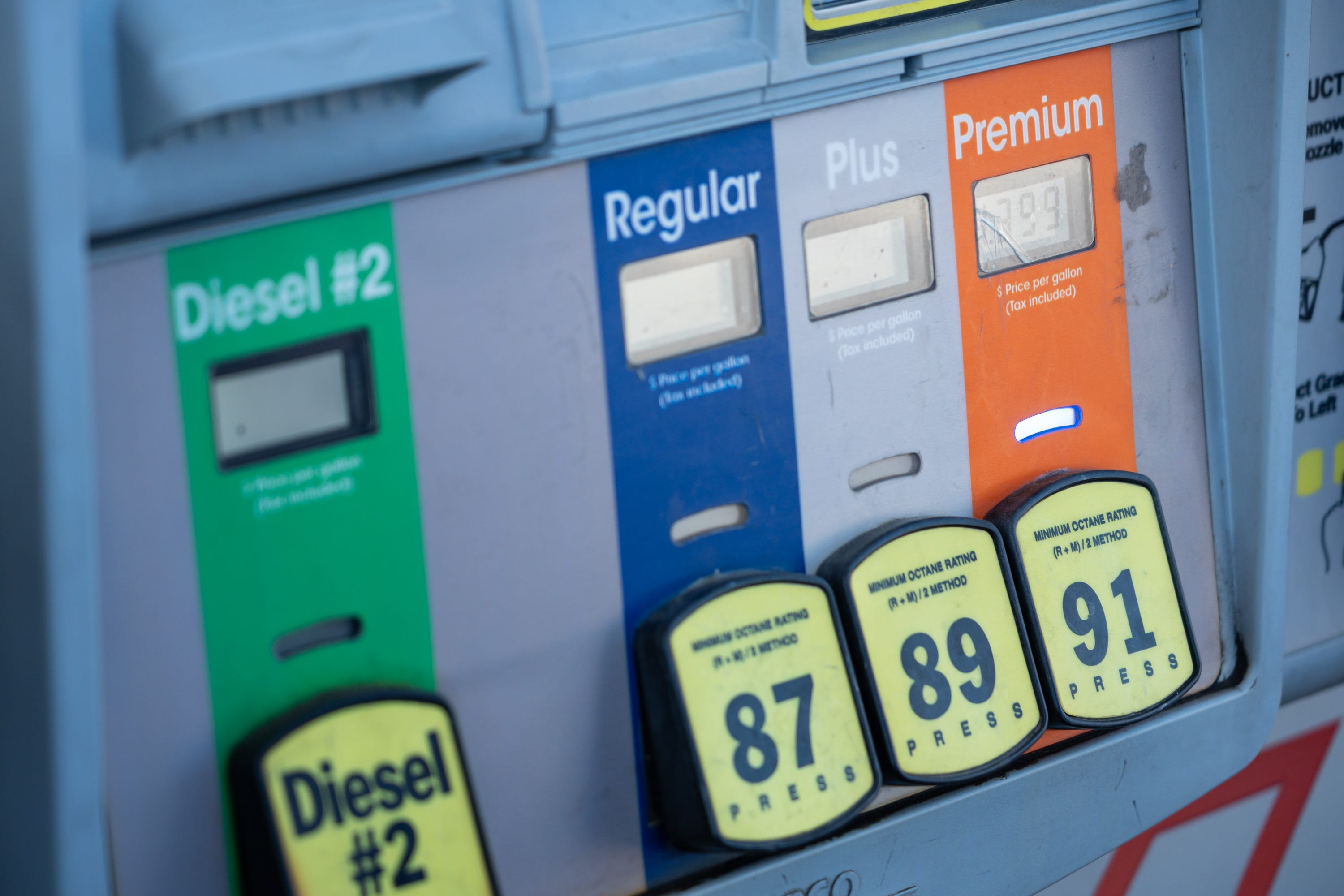 Arizona gas prices are up. This is why gas costs more in Phoenix and ...