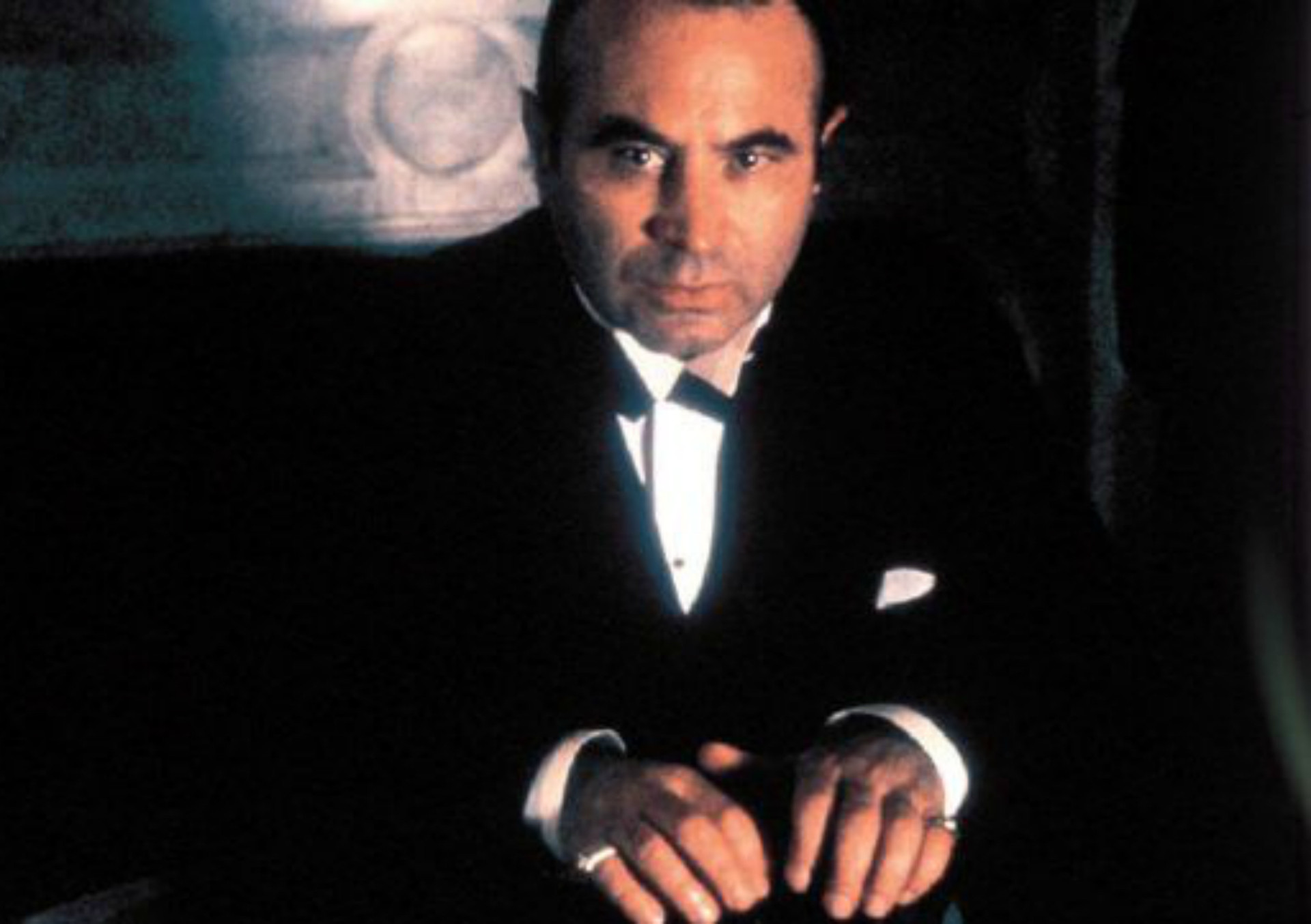 Stephen Linard, flamboyant fashion designer who clothed David Bowie and ...