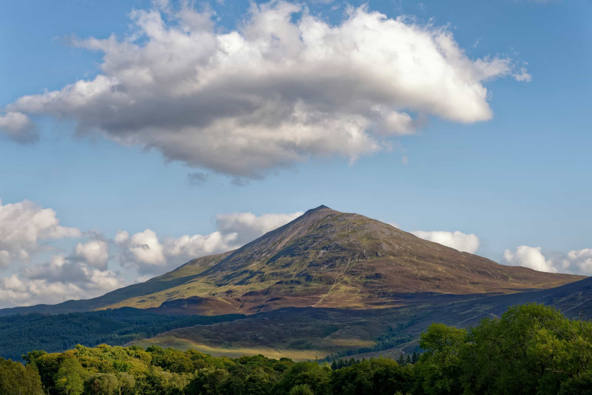 Entre science et fiction : la théorie de la Terre creuse
