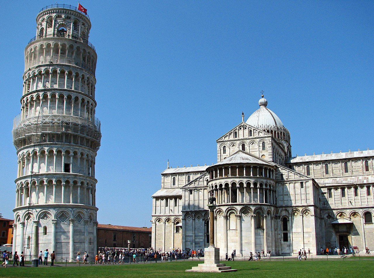 Curiosidades sobre a Torre de Pisa: inclinação que é uma marca há séculos