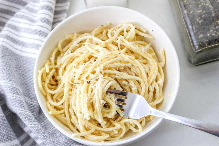 Easy creamy cream cheese pasta recipe
