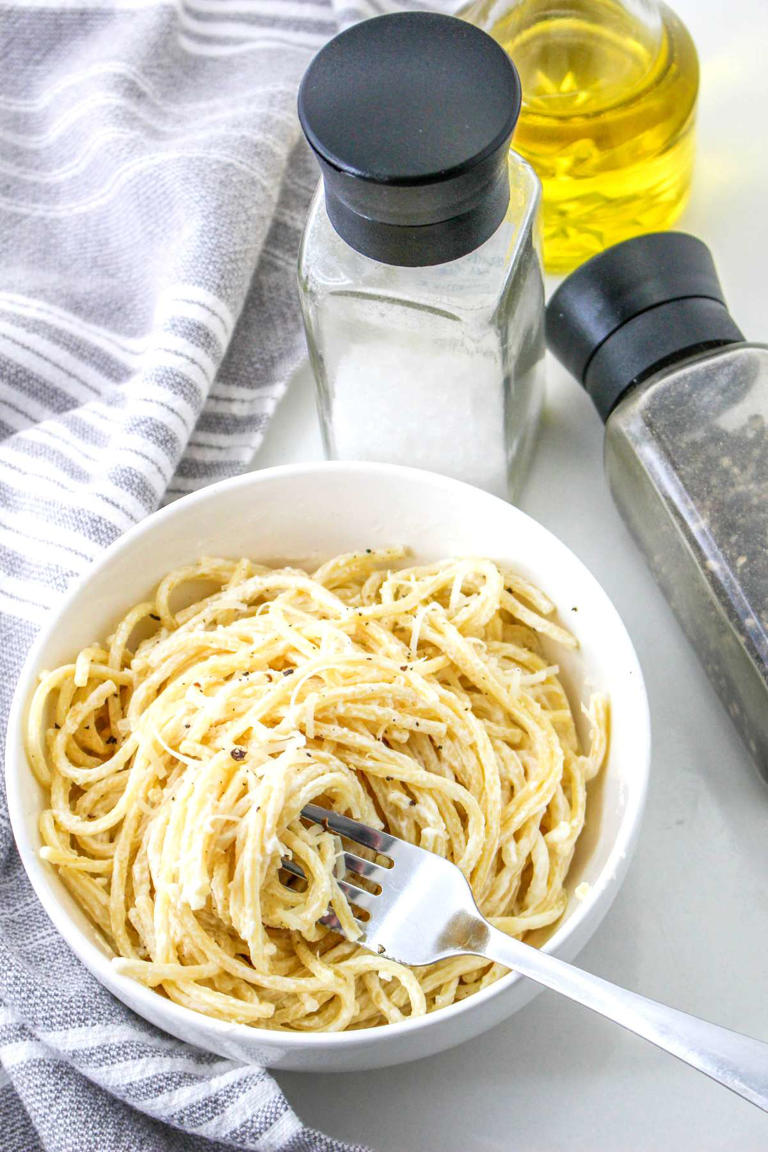 Easy creamy cream cheese pasta recipe