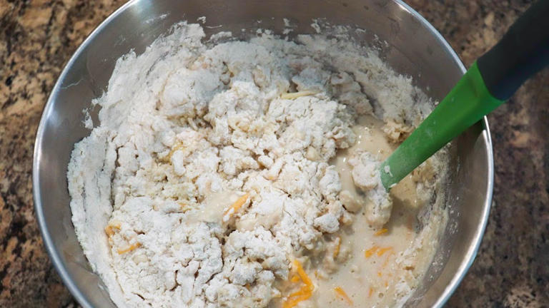 This Savory Bread Is A Must For Any Cheese Fan - Colby Jack Cheesy Bread