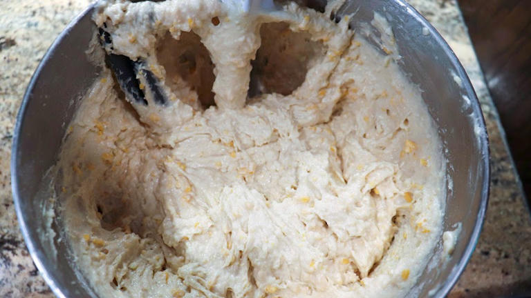 This Savory Bread Is A Must For Any Cheese Fan - Colby Jack Cheesy Bread