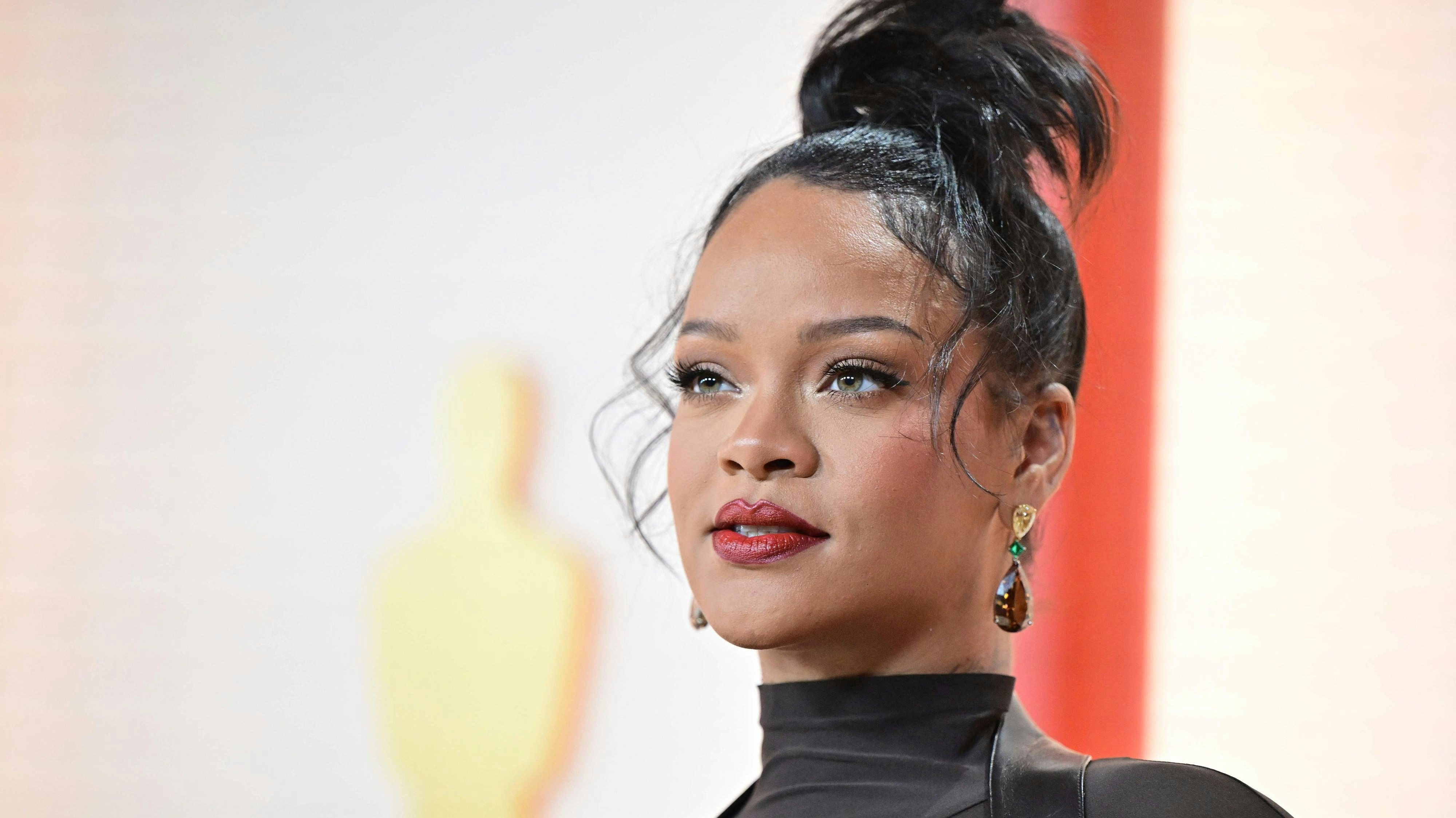 "Bin seit acht Jahren im Studio": Rihanna macht Musik
