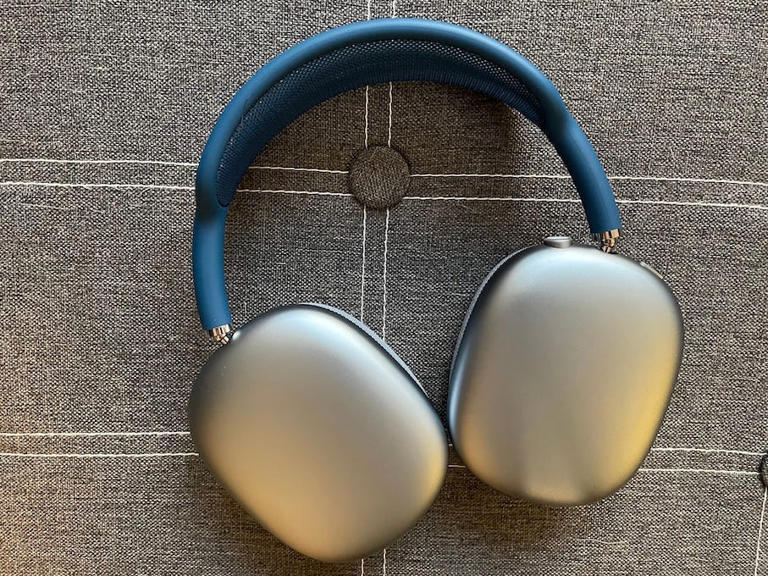 Apple AirPods Max review: Impressive sound quality, but they can't ...