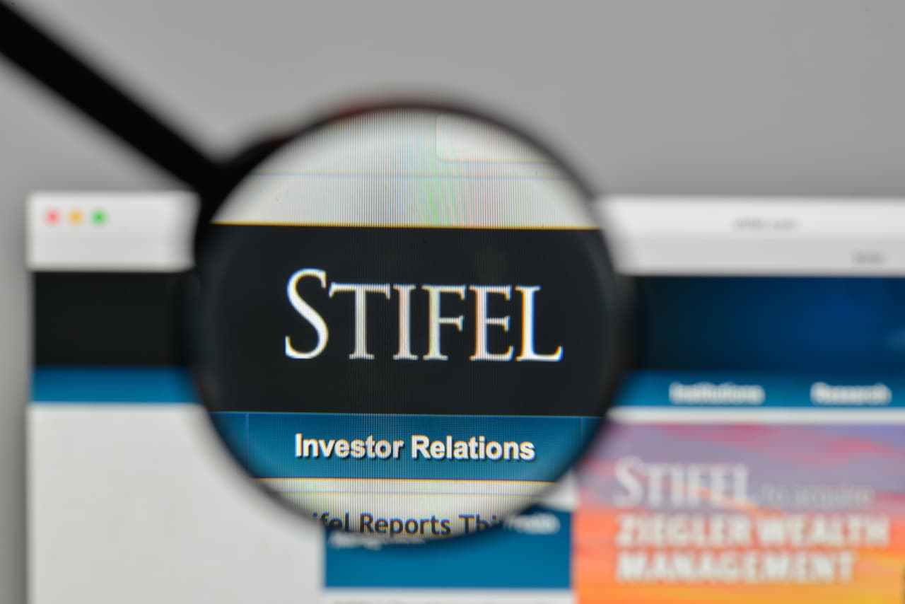 Stifel Hires $1.3 Billion Advisor Team From Raymond James
