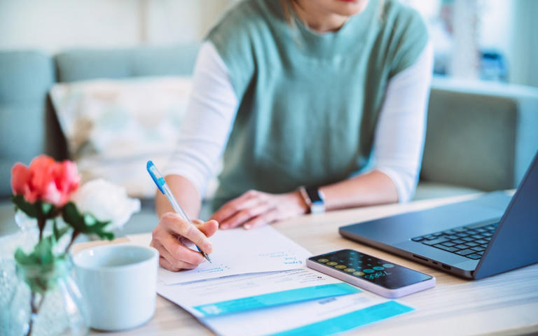 Defined contribution vs defined benefit: how your pension scheme ...