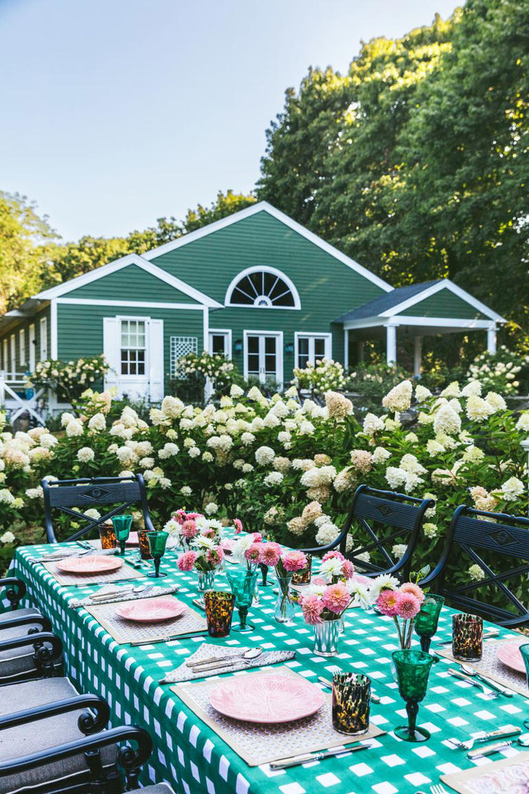 These 70 Beautiful Patio Ideas Have Us Dreaming of Backyard Gatherings