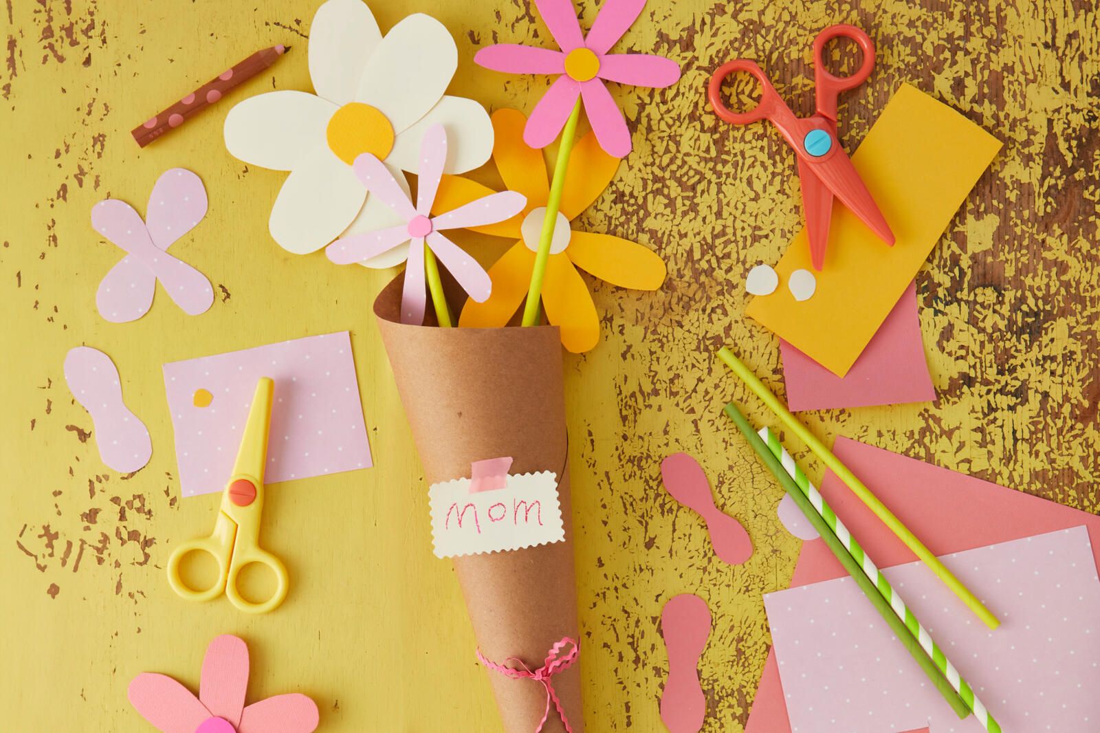 20 Gorgeous DIY Paper Flowers You Can Craft in an Afternoon