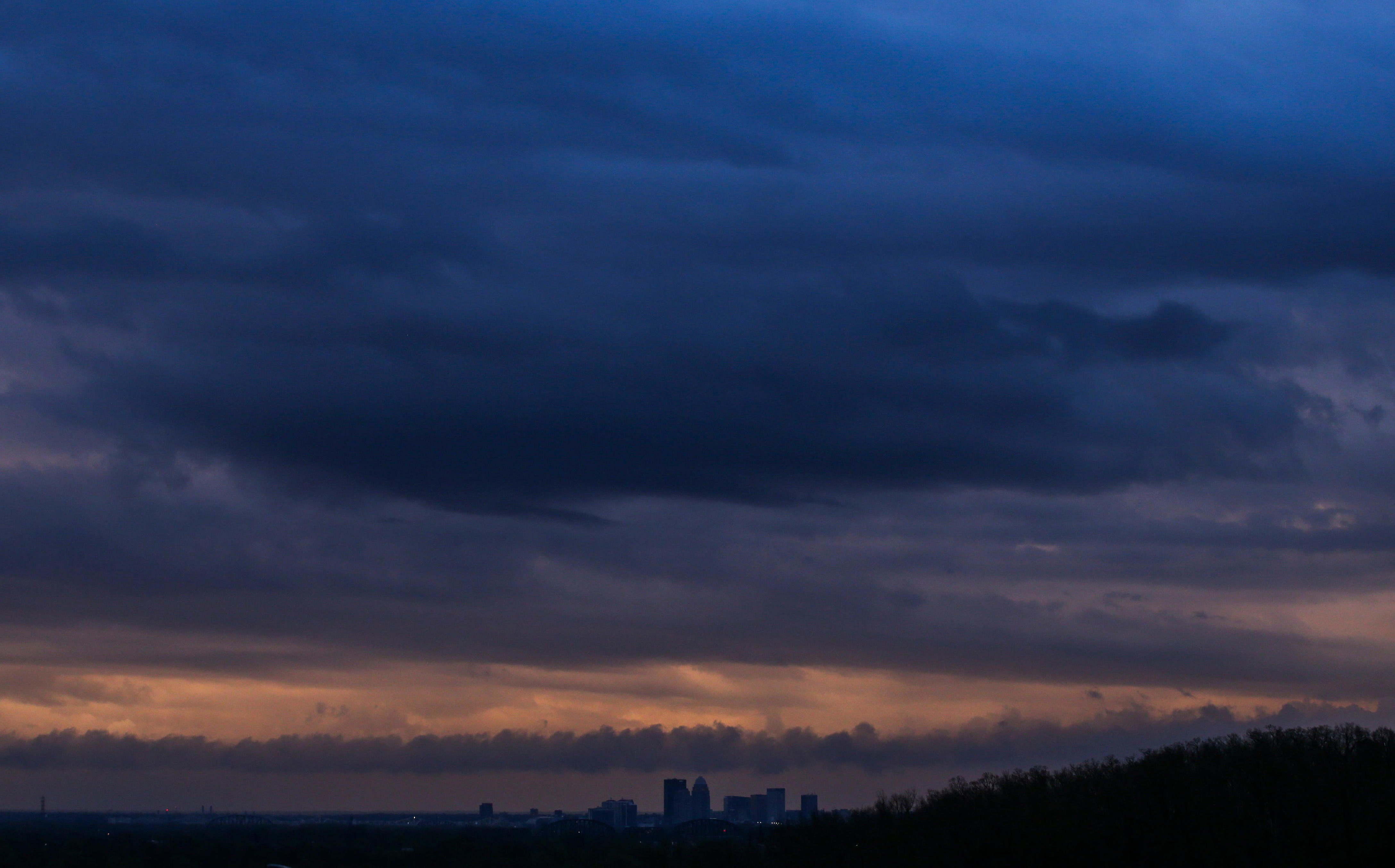 Strong line of storms set to hit Louisville late Sunday or early Monday ...