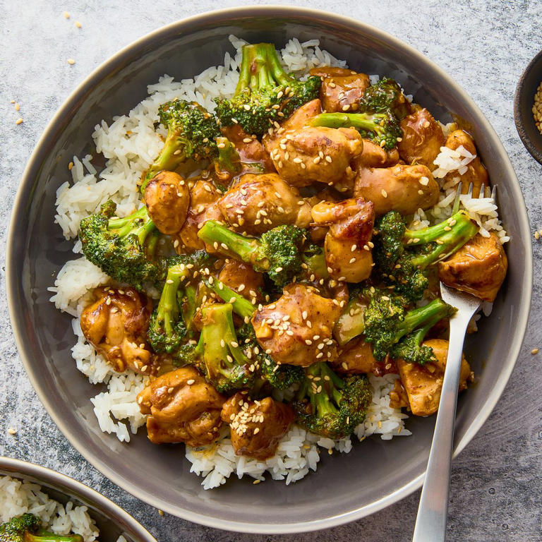 This One-Pan Chicken & Broccoli Stir-Fry Will Beat Take-Out Any Night ...