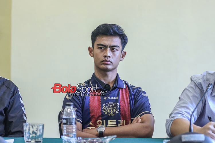 Pratama Arhan Tidak Mengeluh Meski Tak Dimainkan Pelatih Suwon FC Pratama Arhan Tidak Mengeluh Meski Tak Dimainkan Pelatih Suwon FC