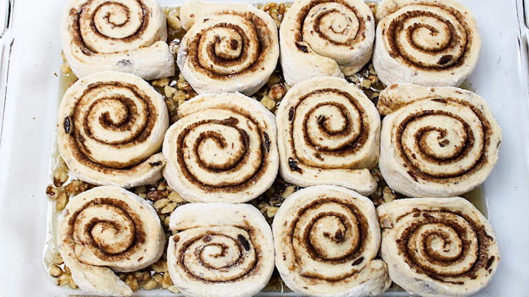 With A Gooey Caramel Nut Topping, This Is A Delicious And Easy Sticky ...