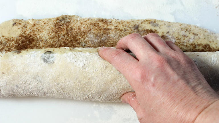 With A Gooey Caramel Nut Topping, This Is A Delicious And Easy Sticky ...