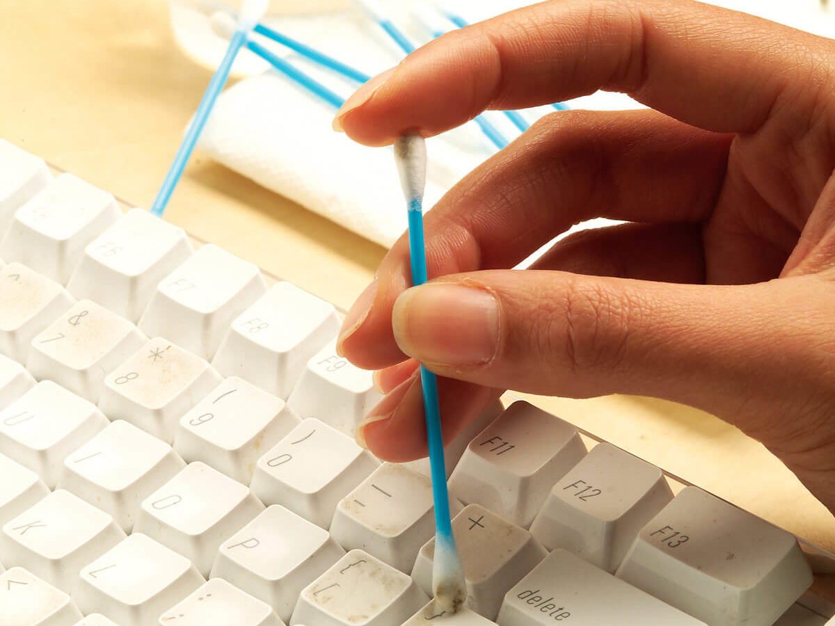 30 Spring Cleaning Tasks to Add to Your Checklist