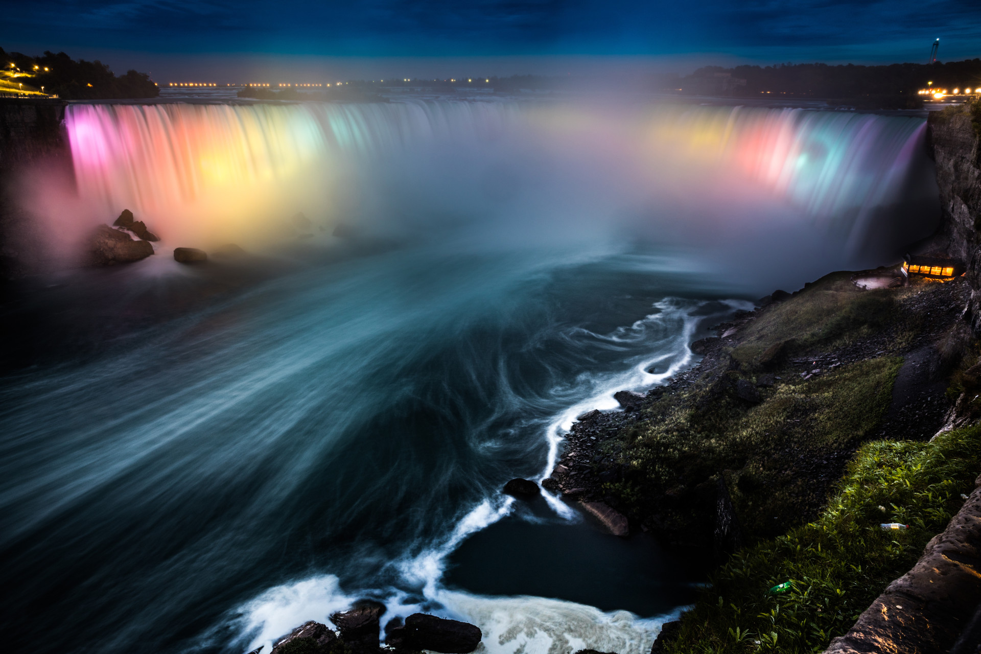 The craziest daredevils to go over the Niagara Falls