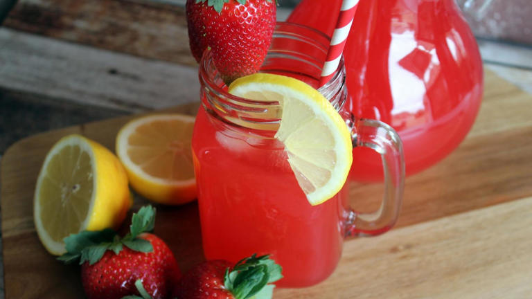 This Lemonade Will Be Extremely Refreshing On A Hot Summer Day ...