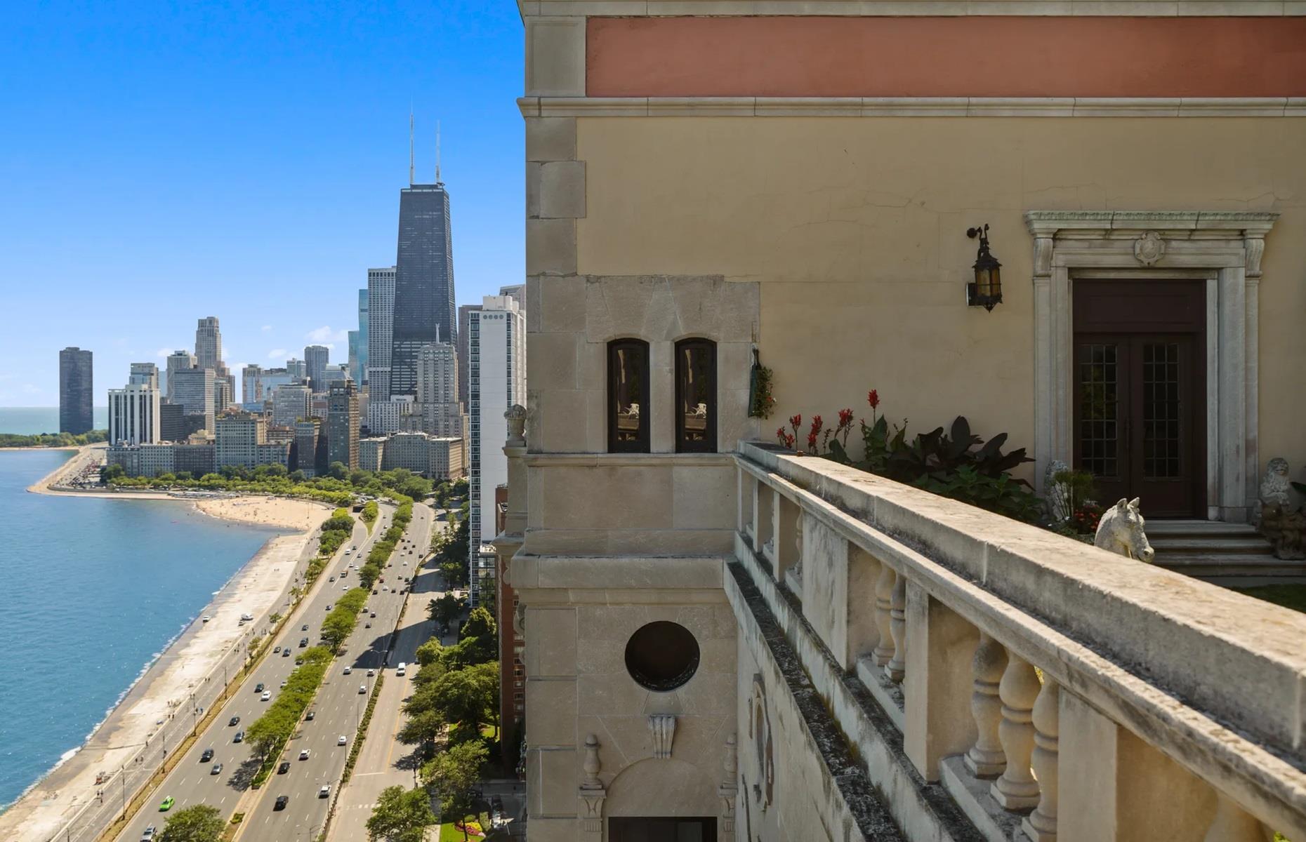 You might miss these 10 secret rooftop homes hiding above