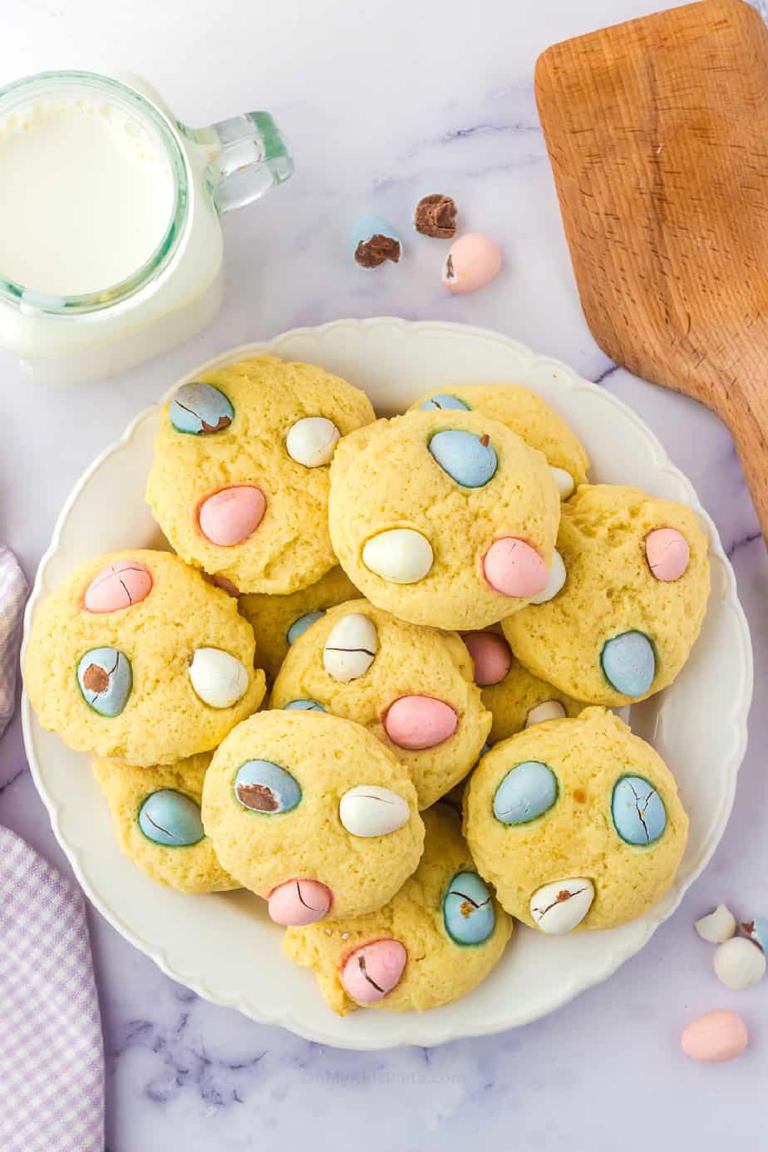 Easter Mini Egg Cookies