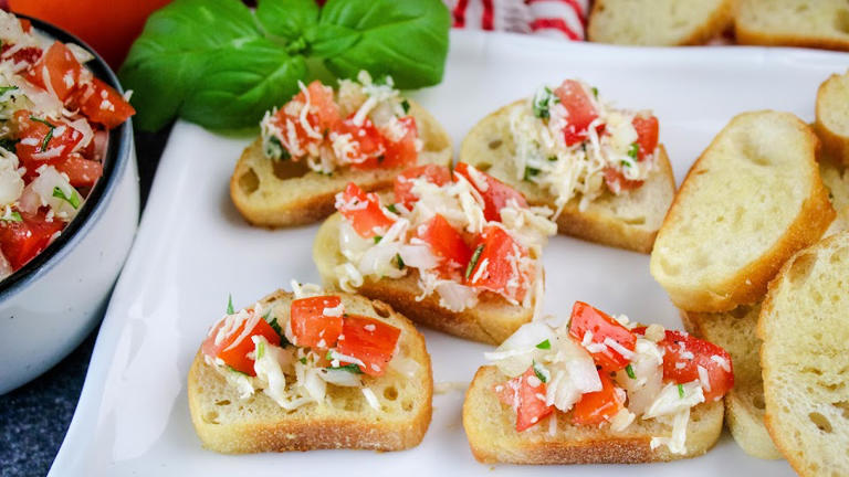 This Twist On Bruschetta Is Delicious When Summer Tomatoes Are Abundant ...