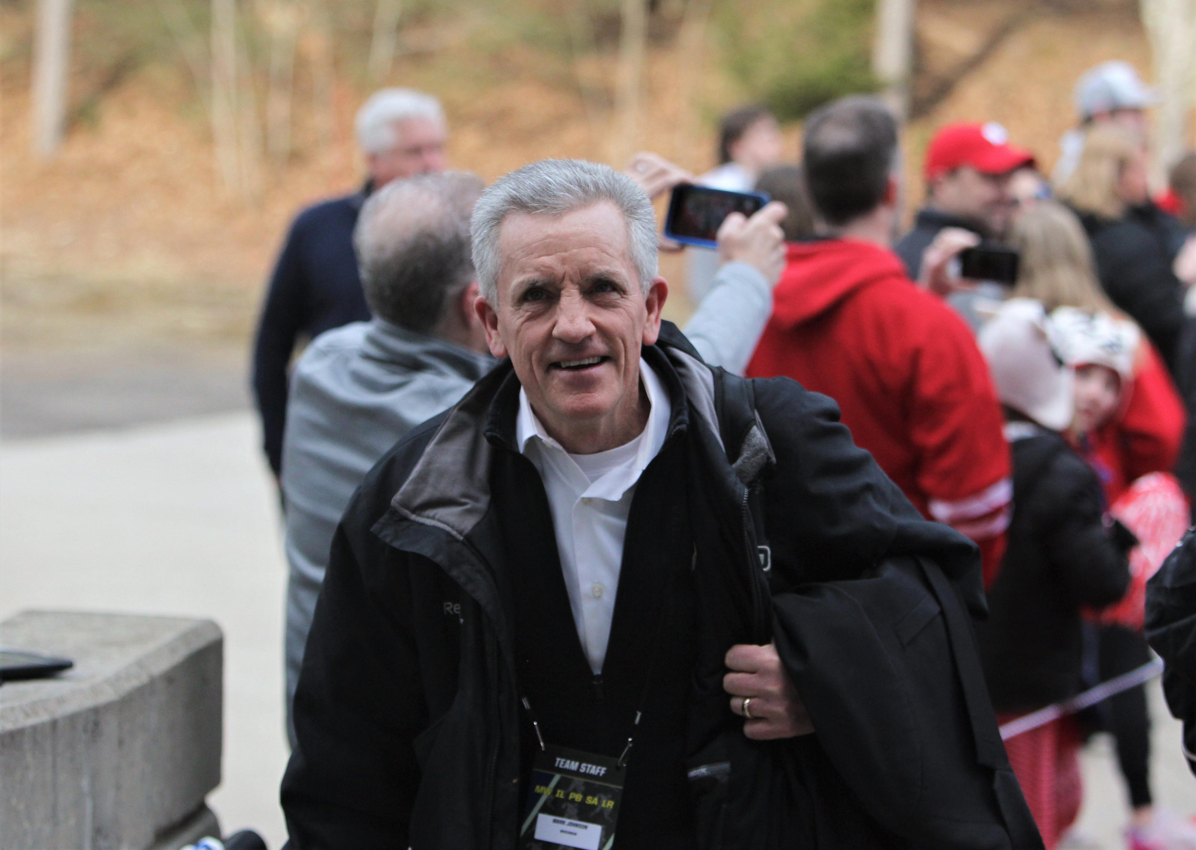 Wisconsin hockey coach Mark Johnson breaks down a car-deer story like ...