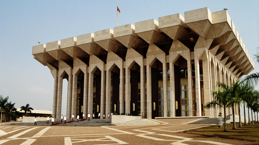 Présidentielle au Cameroun: deux tendances pour deux candidats ...